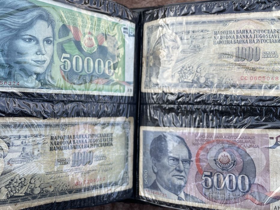 Album vechi cu bancnote internaționale vechi Bucuresti Sectorul 4 • OLX.ro