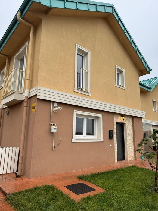 Vila-casa deosebită în complex Cosmopolis Stefanestii de Jos • OLX.ro