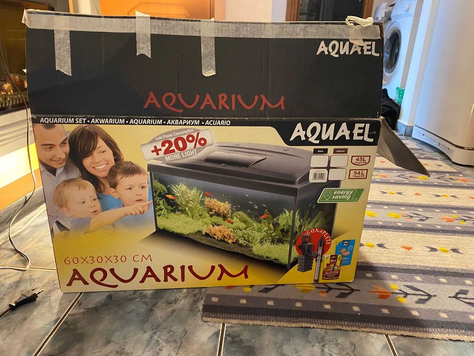 Acvariu + accesorii , fara pesti sau alte vietati Slatina • OLX.ro