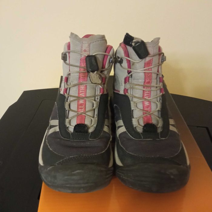 Детски планински обувки номер 35 гр. Шумен Болницата • OLX.bg