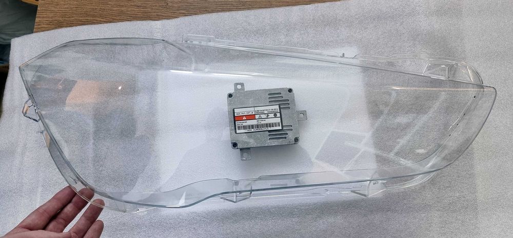 SET Sticle /Geam / Dispersor faruri BMW X1 F48 Suceava • OLX.ro