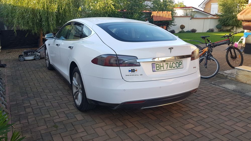 Tesla Model S P90 Oradea • OLX.ro