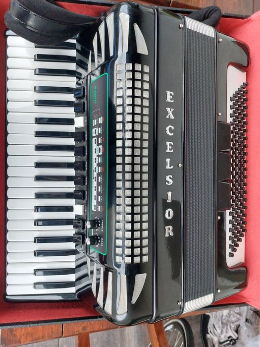 Acordeon Excelsior 120 basi Sebes • OLX.ro