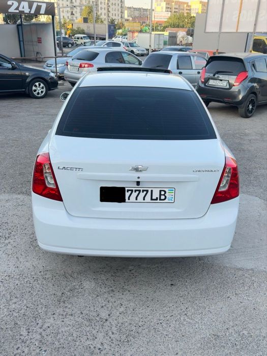 Laseti 1 8 AT sotladi: 6 250 у.е. - Chevrolet Ташкент на Olx