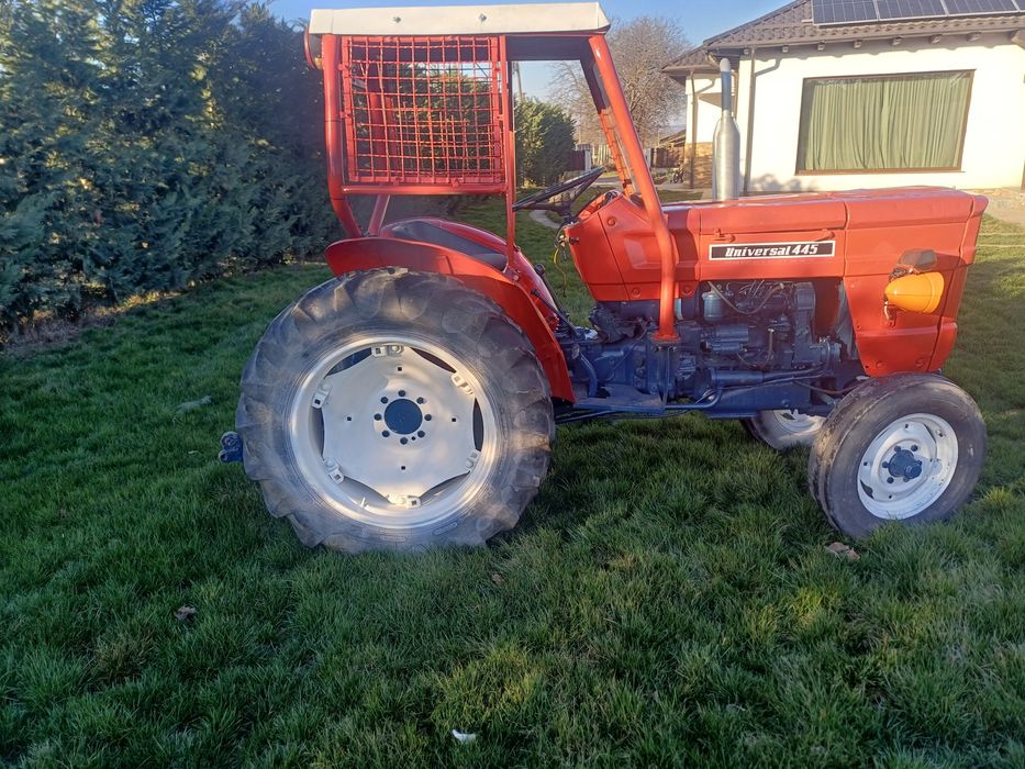 Vând tractor universal u445 viticol Sascut • OLX.ro