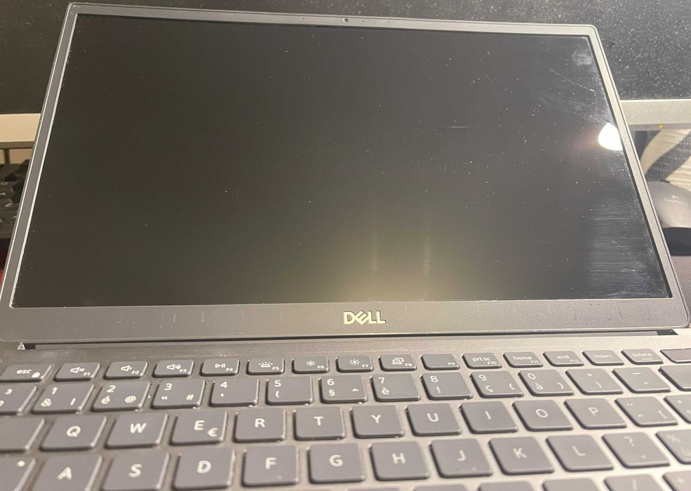 Laptop Dell Latitude 3301 i5-8265U 256gb SSD 8gb RAM Intel UHD Graph ...