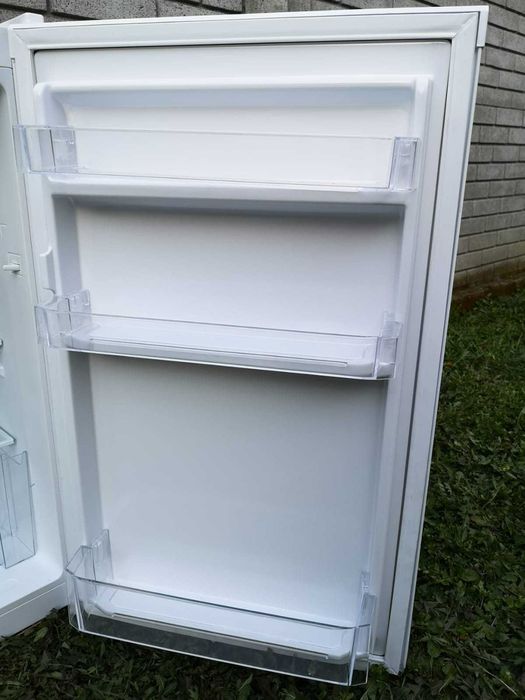 Frigider auto 12 V/24V, NOU DE FABRICA, rulota, camper pavilion apicol ...