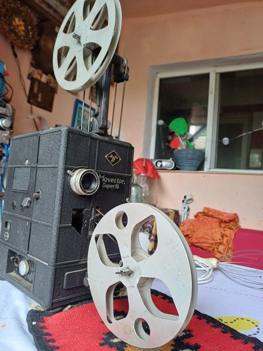Vând proiector film Movector Bucuresti Sectorul 2 • OLX.ro