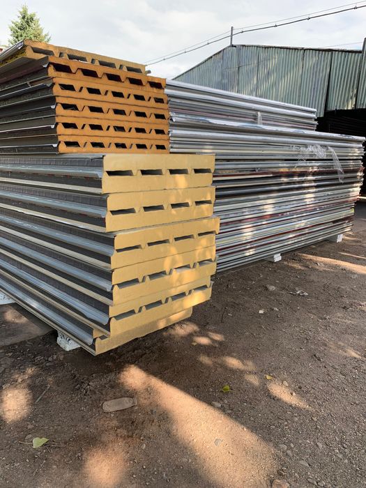 Panouri Sandwich Termoizolante Acoperis Perete Cal 1 / Cal 2 Timisoara Caransebes • OLX.ro