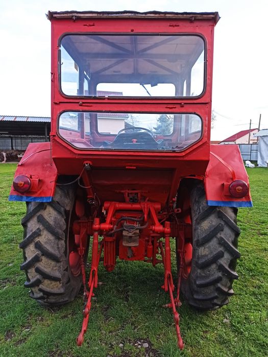 Tractor universal 650 (u650) Salonta • OLX.ro