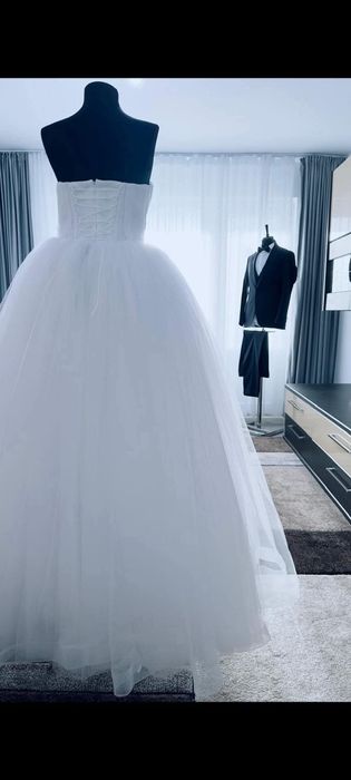 Închiriez Manechine pentru nunta rochie de mireasa bust Dej • OLX.ro