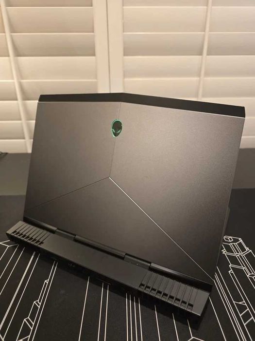 ALIENWARE 13 R3 i7-6700HQ 2.60 GHz, 16GB sau 32 DDR4, 1 TB SSD, GTX 1 ...