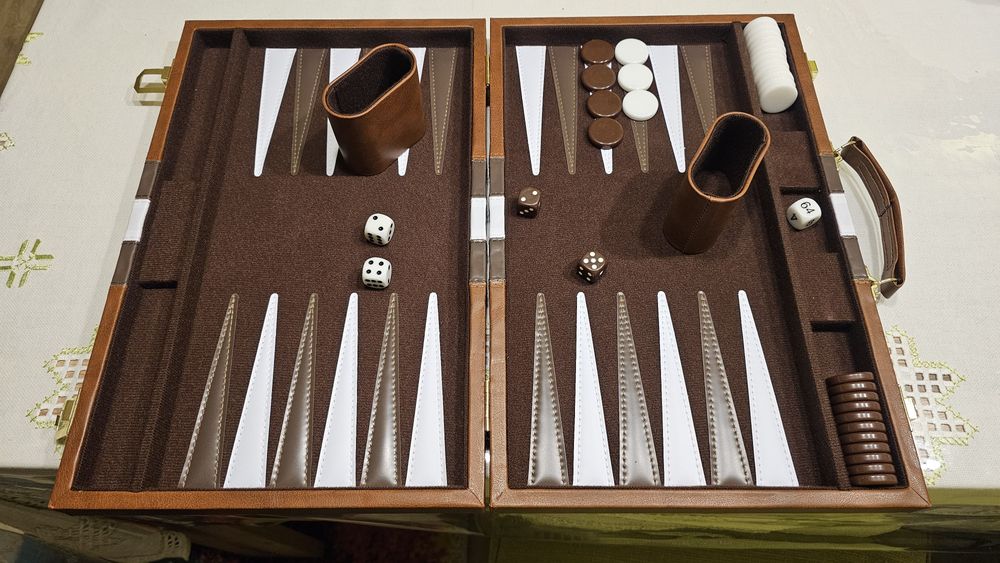 Joc de Table 48x38 cm Baia Mare • OLX.ro