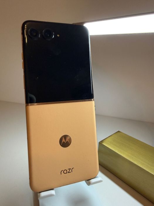 Motorola Razr 50 ULTRA 12 / 512 GB / Dessert Gold Bucuresti Sectorul 2 ...