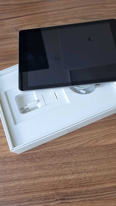 IPad 5gen,моделA1823,128GB,LTE SIM card,отлично състояние,от Германия ...