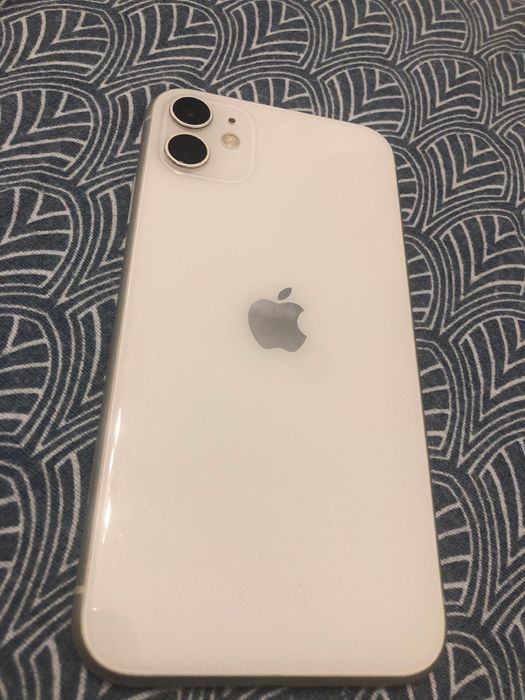 Schimb iphone 11 impecabil cu alt iphone urgent Breazu • OLX.ro