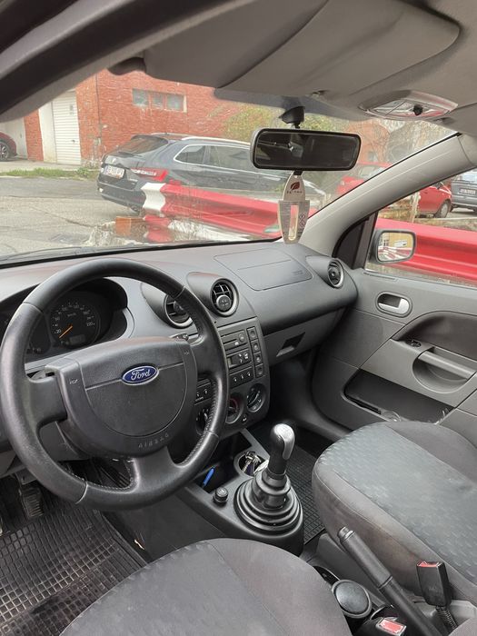 Ford Fiesta MK5 1.6 benzina Ludos • OLX.ro