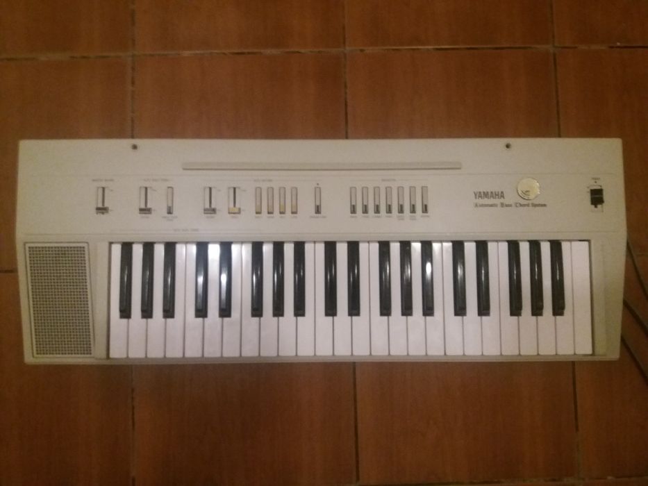Orga electronica/synth Yamaha PS-10 Craiova • OLX.ro
