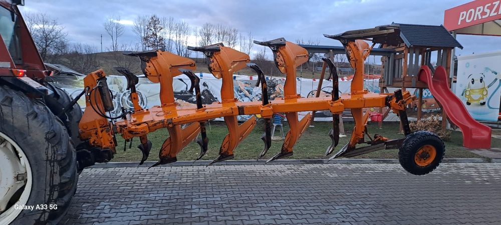 Plug reversibil cu 4 brazde Calugareni • OLX.ro