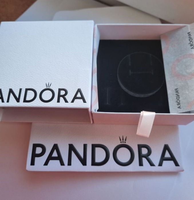Cutie si punguta pentru bratara Pandora cadou Bucuresti Sectorul 6 • OLX.ro