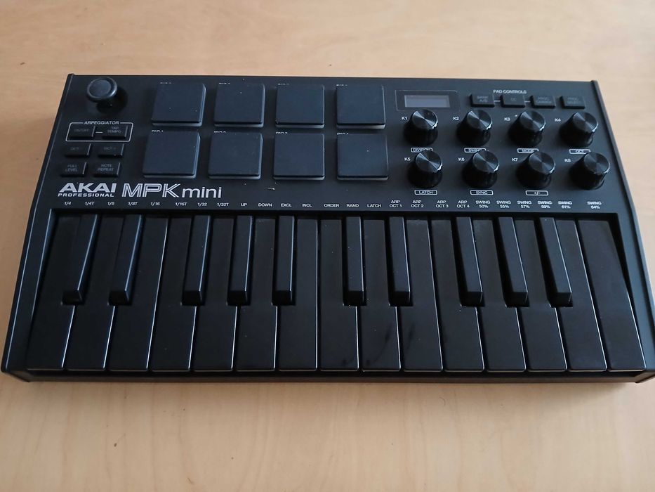 Akai mpk mk3 midi контролер гр. София Банишора • OLX.bg