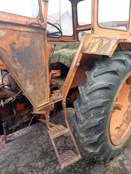Tractor universal u650 Beius • OLX.ro