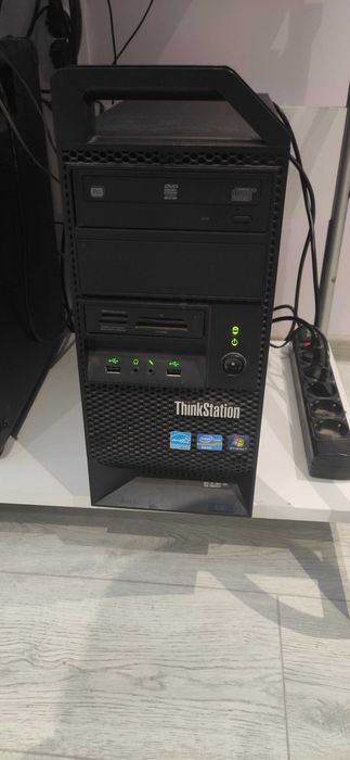 Компютър Lenovo Thinkstation E30 с монитор Philips 19" Led гр. Пловдив ...