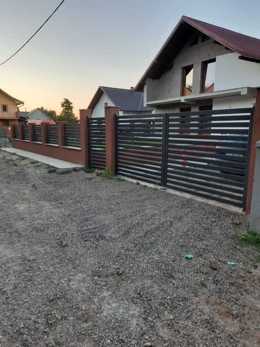 Garduri si porti stil jaluzea, sipca metalica, tabla cutata, plasa ...