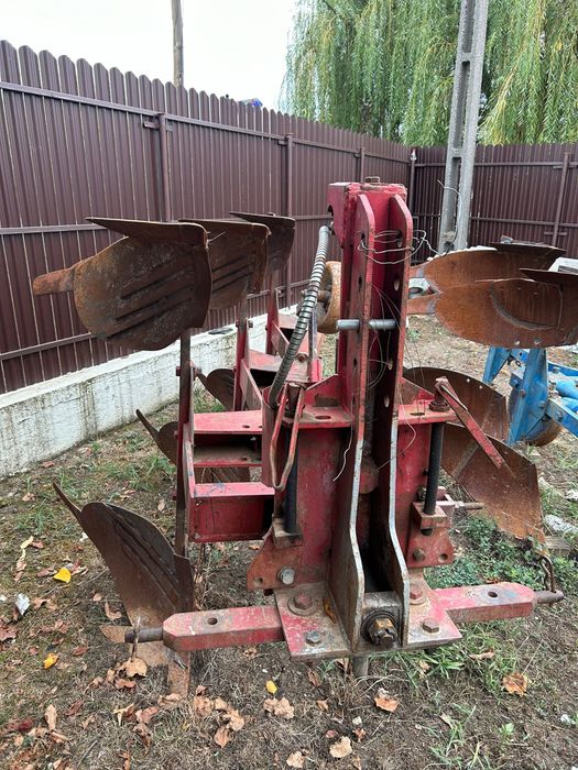 Plug reversibil 2+1 hidraulic Cepari • OLX.ro