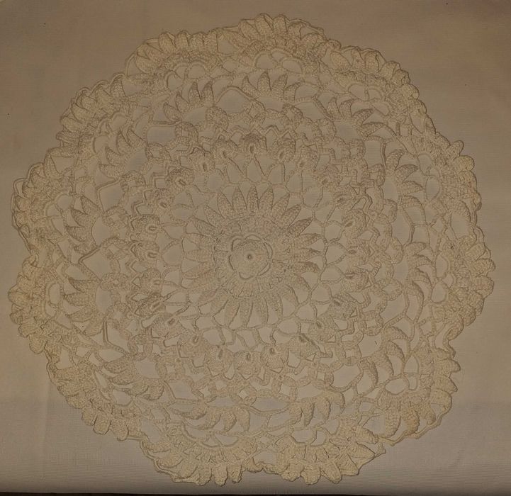 Китеник за спалня, вълнен с дълъг косъм + Ръчно плетено мильо гр. Стара ...