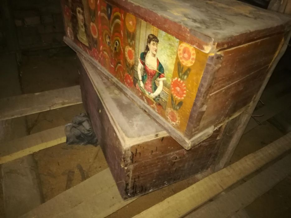 Lada de zestre(cufar) 3 bucăți vechi/antichitati de 200 de ani Craiova ...