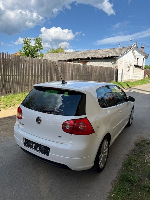 Golf 5 1.6 MPI Sport R line R32 GTI Novaci • OLX.ro