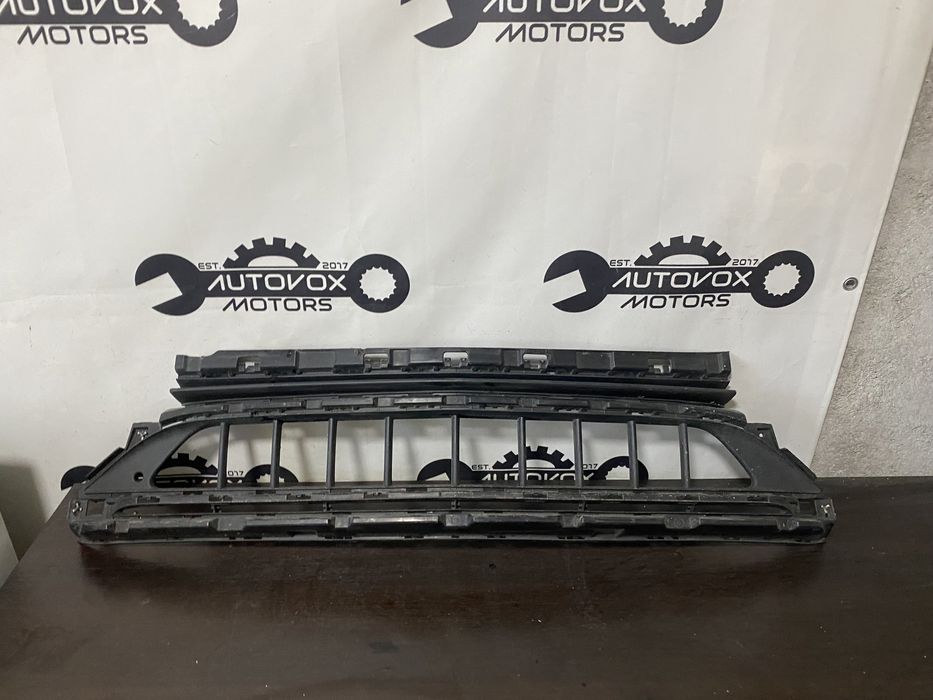 Grila centrala inferioara Mercedes Benz AMG GT W290 an 2018-2022 Bucuresti Sectorul 6 • OLX.ro