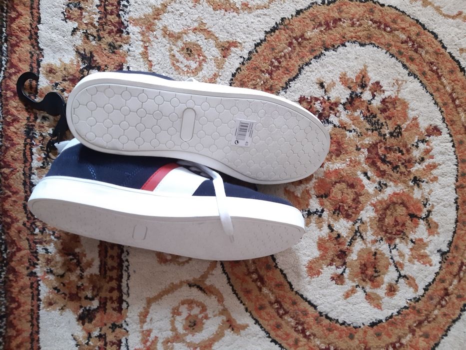 Vând adidasi noi. Craiova • OLX.ro