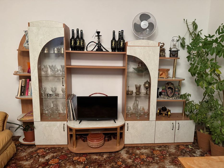 Секция. . гр. Шумен Център • OLX.bg