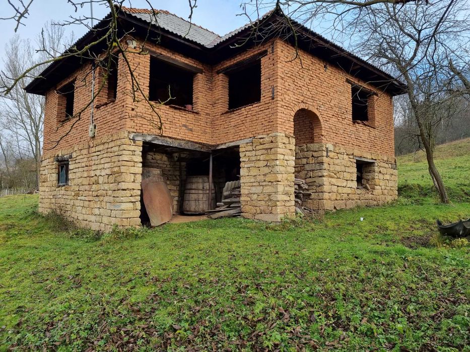 Casa traditionala 1+1, cu teren de 15.000 mp, in Apuseni, 37.000 ...