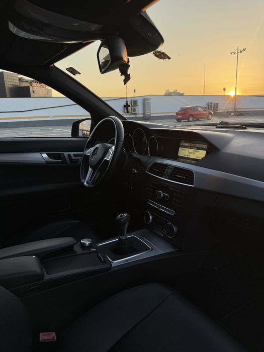 Mercedes-Benz C200 W204 1.8 CGI 184 CP Facelift Pachet AMG Cluj-Napoca • OLX.ro