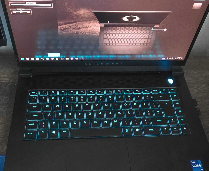 Лаптоп Alienware (Dell) m15 R6 гр. Шумен Математическа гимназия • OLX.bg