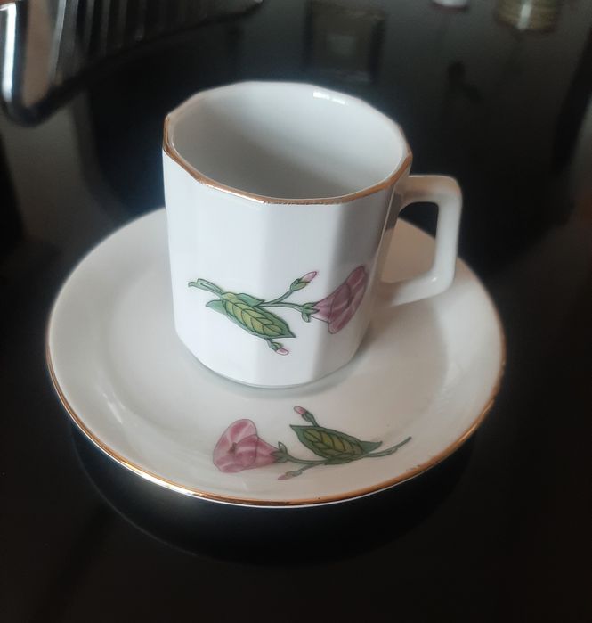 Vand set de 6 cescute de cafea (Porțelan Iris Cluj) Arad • OLX.ro