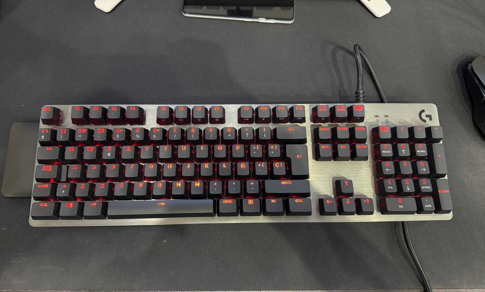 Геймърска клавиатура Logitech G512 Carbon GX Brown RGB Keyboard гр ...