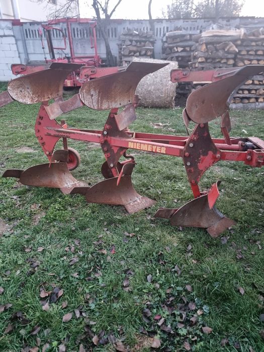 Vand plug reversibil cu 3 trupite Gilau • OLX.ro