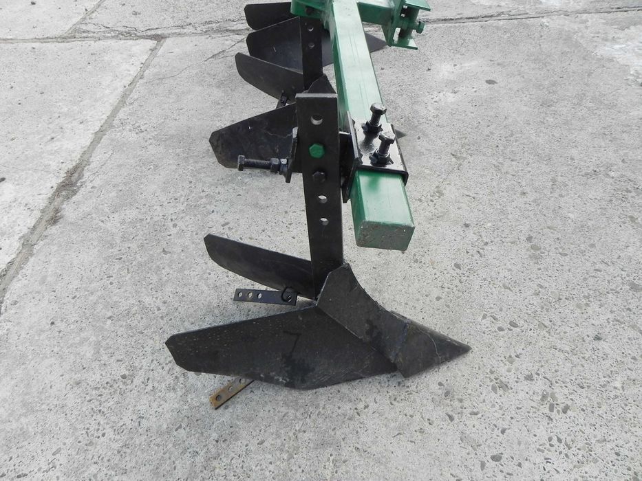 Rarita bilon pe 3 randuri pentru motocultor sau tractor mic Badeuti ...