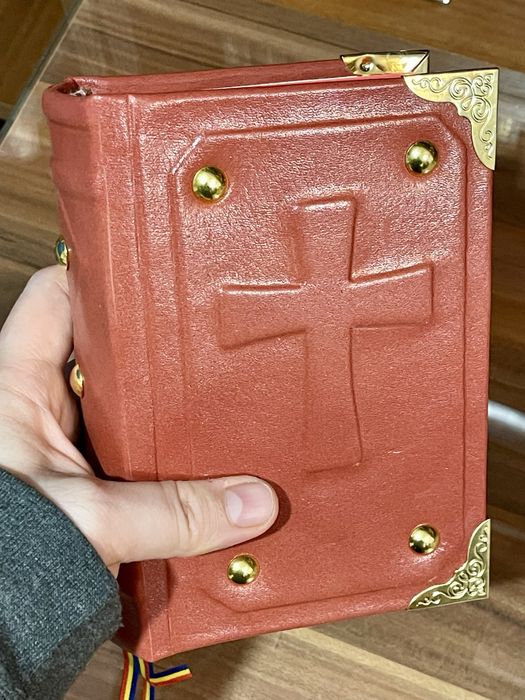 Carte de rugaciuni PS Macarie, legata in piele naturala (1 stoc ...