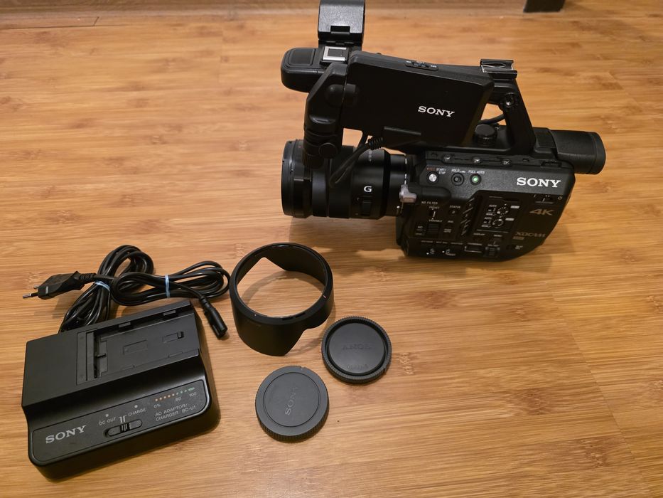 Camera profesionala SONY FS5 4K, kit Montura E ob 18-105 , RAW Upgrade ...