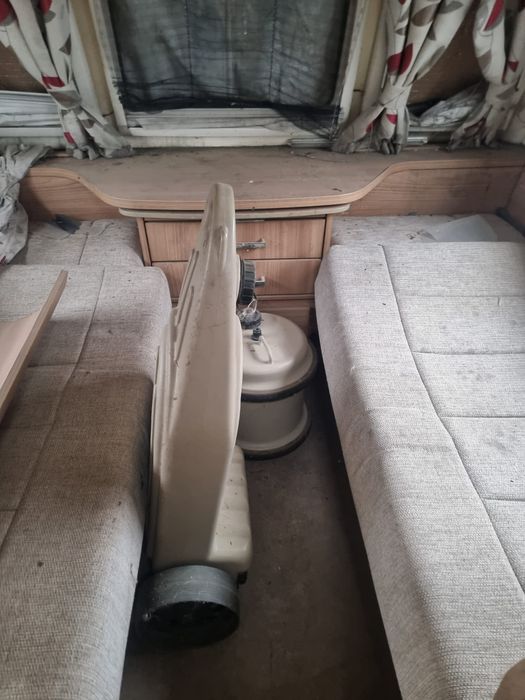 Rulota 2018 pentru piese Bucuresti Sectorul 5 • OLX.ro