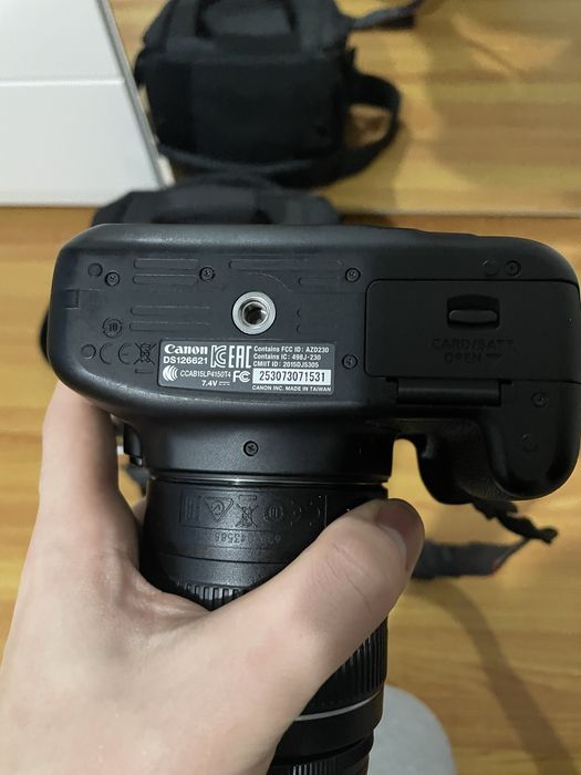 Canon EOS 1300D full kit II Iasi • OLX.ro