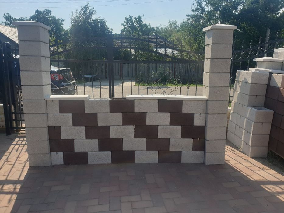 Boltari gard vibropresati teșiti (revigo) Boboc • OLX.ro