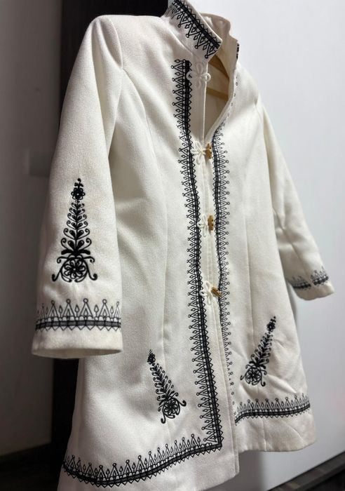 Cojoc tradițional Negoiesti • OLX.ro