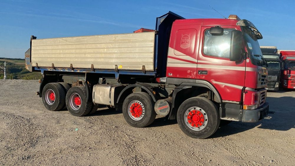 Basculanta Volvo 8x4 Oradea • OLX.ro