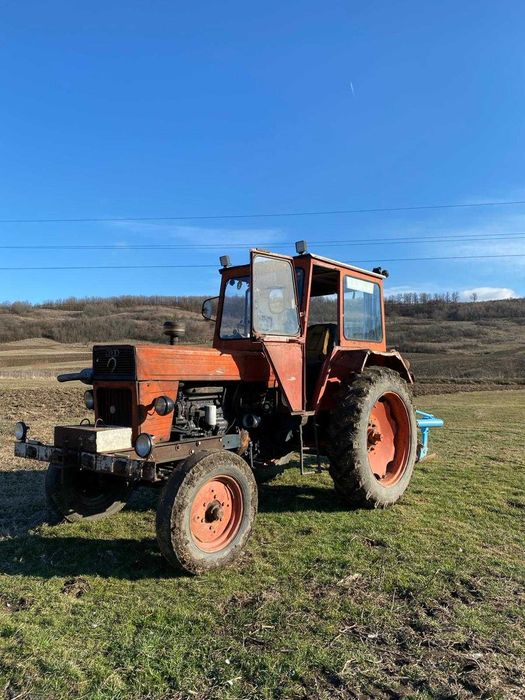 Tractor U650 + plug Predesti • OLX.ro